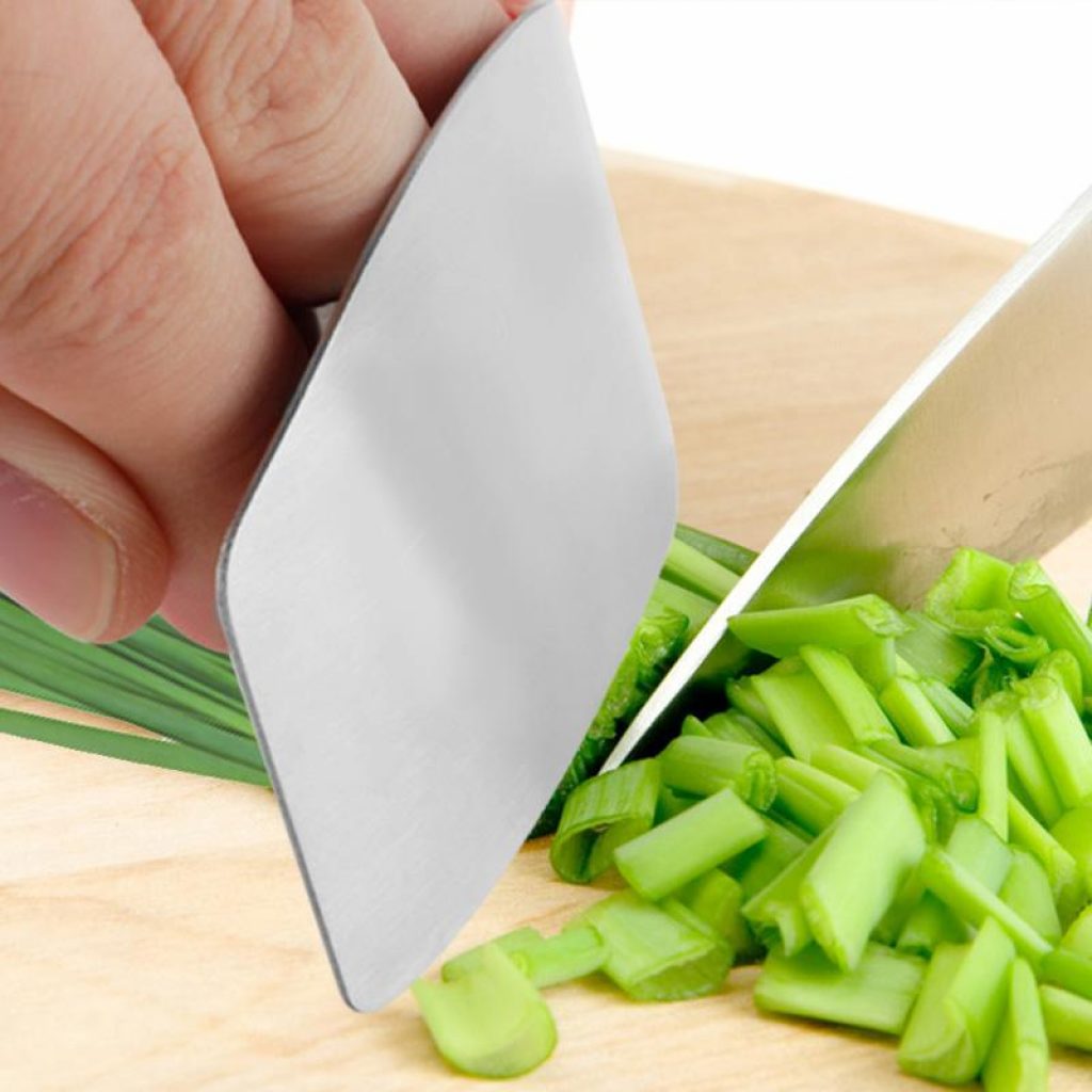 Chef Finger Guard Lets You Slice Safely - Legit Gifts
